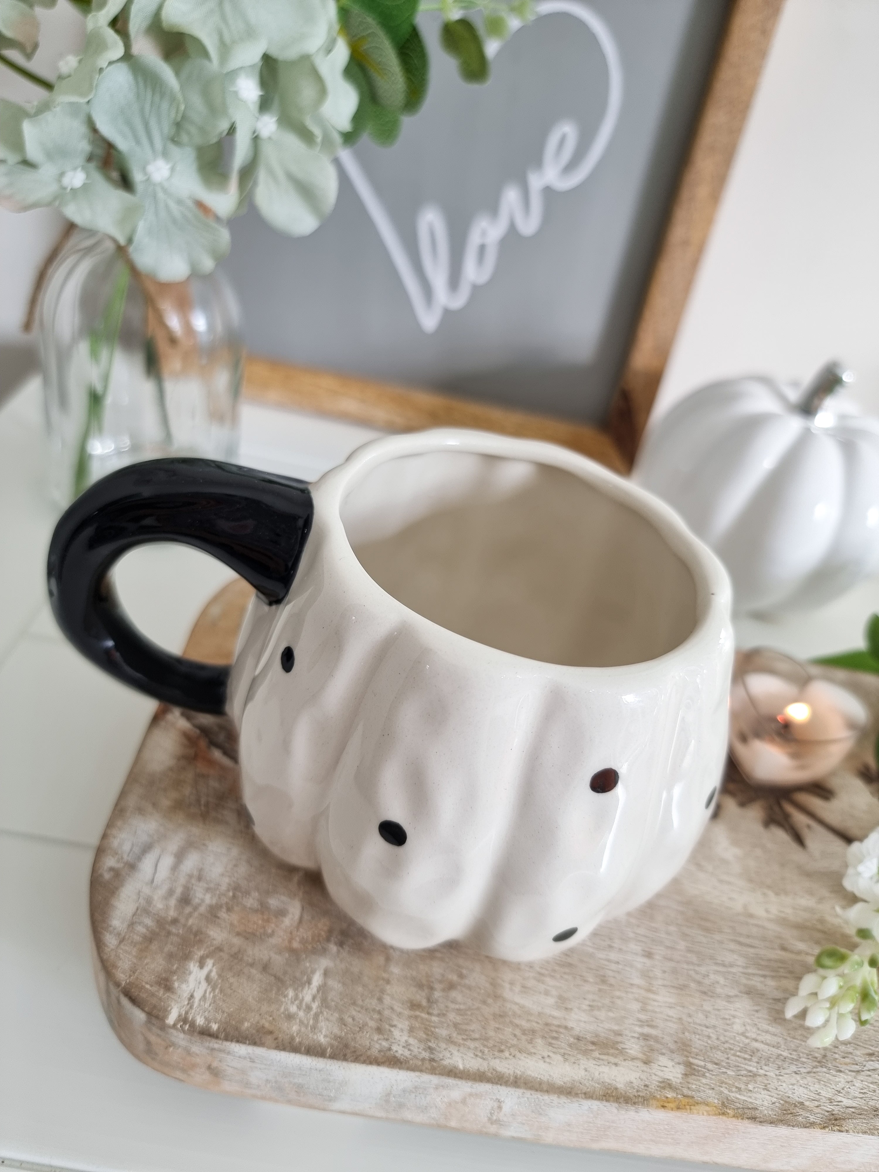 White & Black Spotty Pumpkin Mug – Peony Blossom Interiors