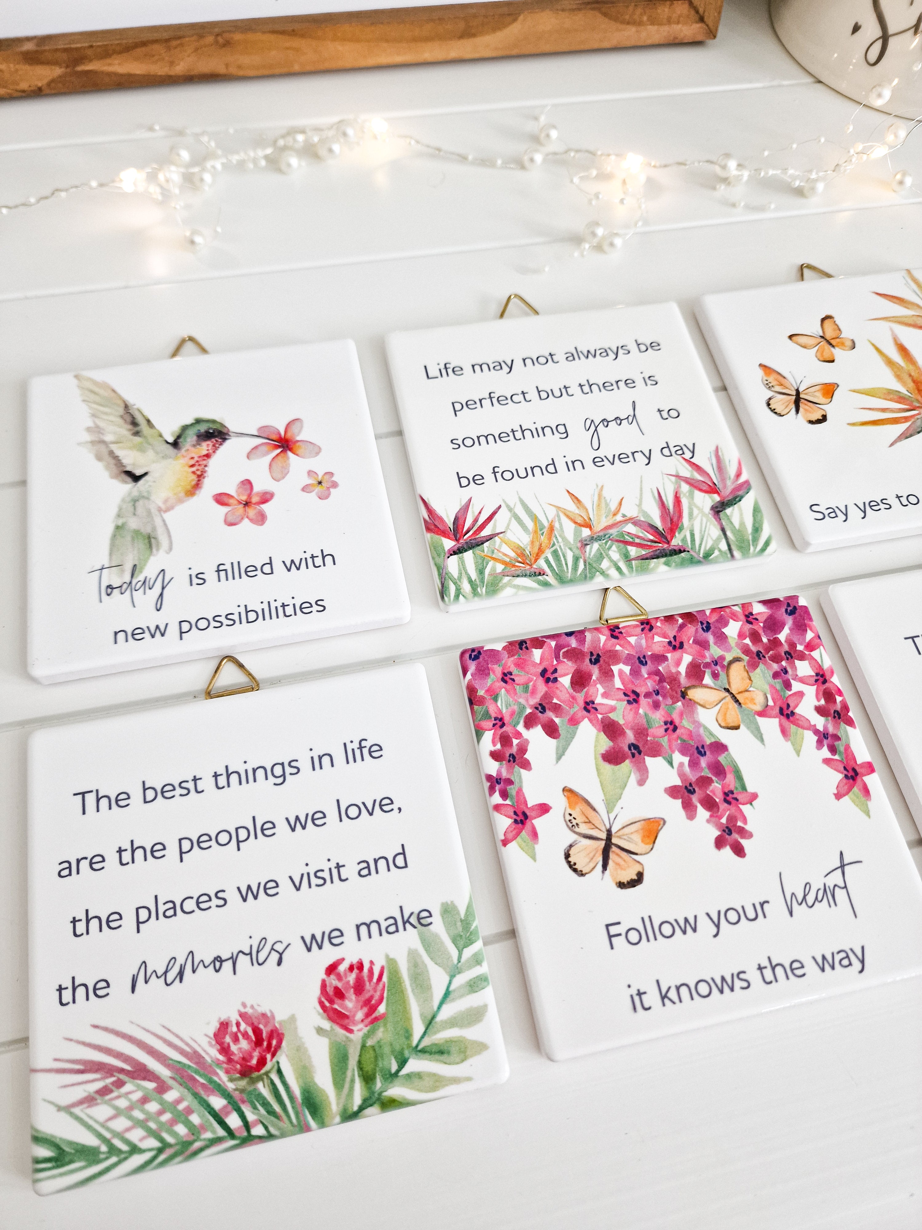 White Ceramic Inspirational Floral Mini Plaques – Peony Blossom Interiors